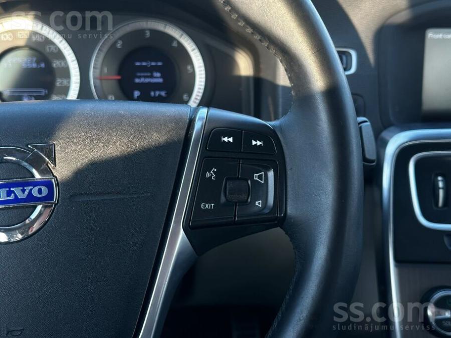 Melns Volvo S60 2011 Jelgava, ar dzinēja tilpumu 2.40 L un nobraukumu 0 tūkst. km par 6990 €, foto 30 vietnē AUTOMOTO.COM.LV