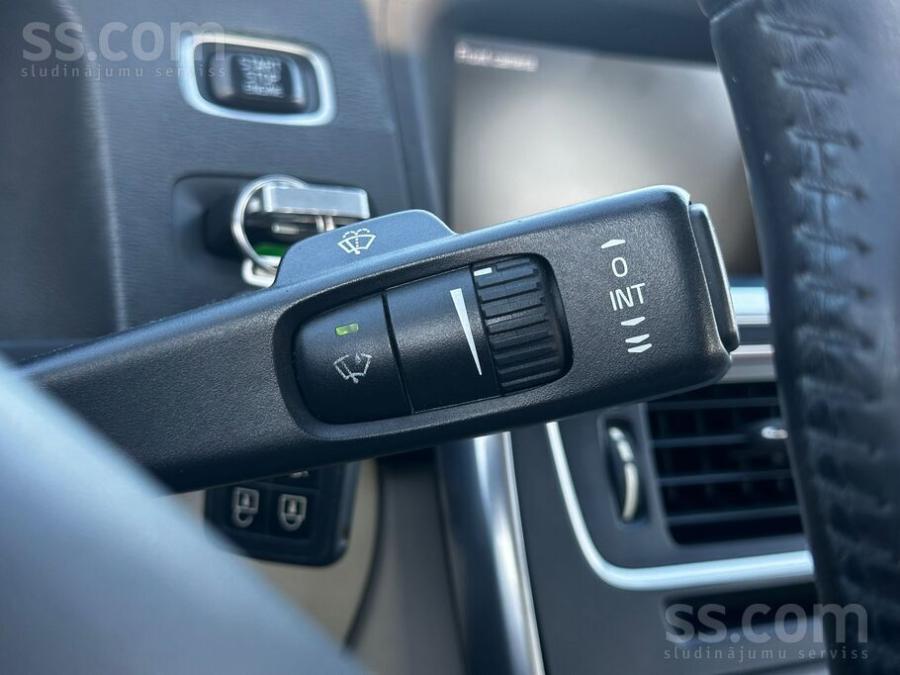 Melns Volvo S60 2011 Jelgava, ar dzinēja tilpumu 2.40 L un nobraukumu 0 tūkst. km par 6990 €, foto 31 vietnē AUTOMOTO.COM.LV