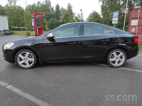 Black Volvo S60 2011 in Riga, with an engine capacity of 2.40 L and mileage of 0 thousand km for 6500 €, photo 2 on AUTOMOTO.COM.LV