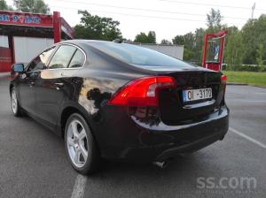 Black Volvo S60 2011 in Riga, with an engine capacity of 2.40 L and mileage of 0 thousand km for 6500 €, photo 4 on AUTOMOTO.COM.LV