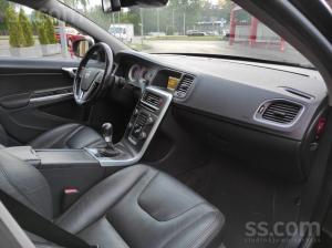 Black Volvo S60 2011 in Riga, with an engine capacity of 2.40 L and mileage of 0 thousand km for 6500 €, photo 8 on AUTOMOTO.COM.LV