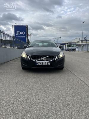 Melns Volvo S60 2011 Viļņa, ar dzinēja tilpumu 3.00 L un nobraukumu 209 tūkst. km par 5600 €, foto 8 vietnē AUTOMOTO.COM.LV
