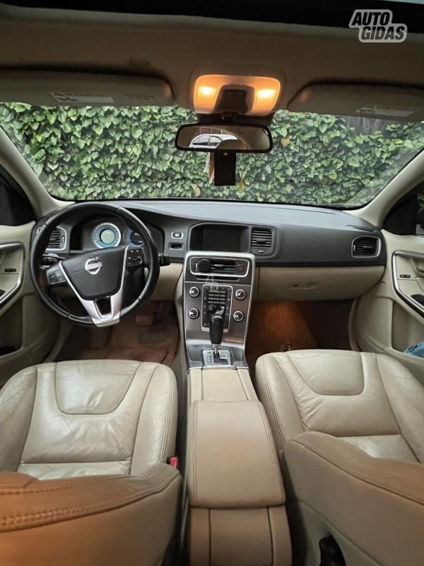 Melns Volvo S60 2011 Viļņa, ar dzinēja tilpumu 3.00 L un nobraukumu 209 tūkst. km par 5600 €, foto 8 vietnē AUTOMOTO.COM.LV