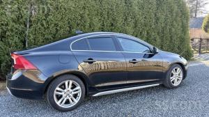 Melns Volvo S60 2011 Rīga, ar dzinēja tilpumu 2.40 L un nobraukumu 360 tūkst. km par 4990 €, foto 3 vietnē AUTOMOTO.COM.LV
