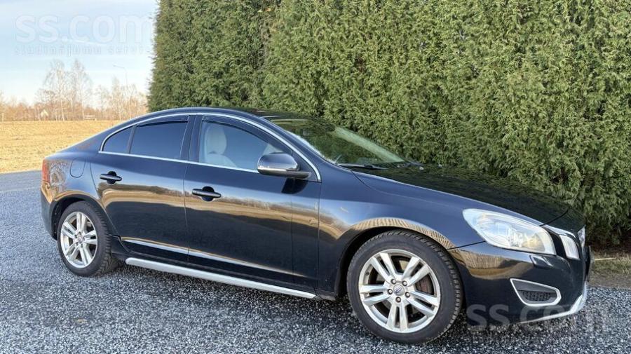 Melns Volvo S60 2011 Rīga, ar dzinēja tilpumu 2.40 L un nobraukumu 360 tūkst. km par 4990 €, foto 5 vietnē AUTOMOTO.COM.LV