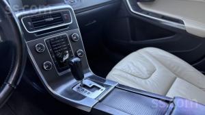 Melns Volvo S60 2011 Rīga, ar dzinēja tilpumu 2.40 L un nobraukumu 360 tūkst. km par 4990 €, foto 8 vietnē AUTOMOTO.COM.LV