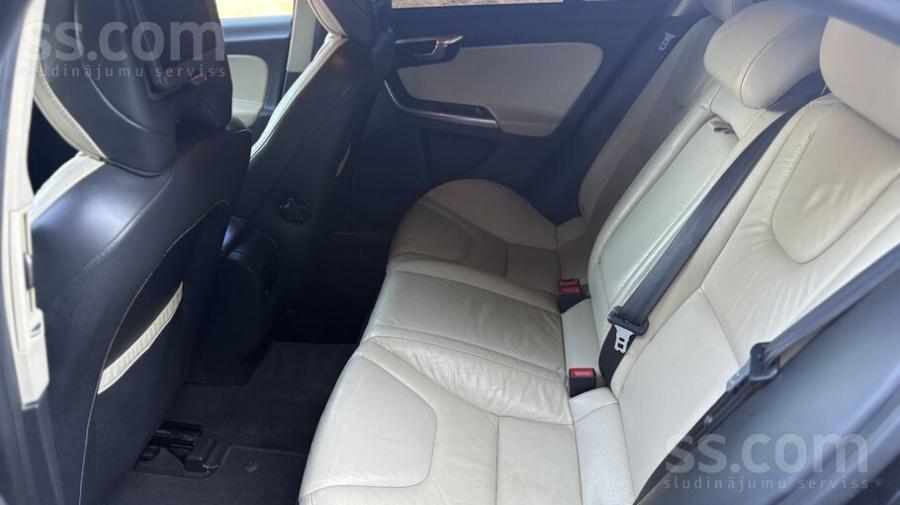 Melns Volvo S60 2011 Rīga, ar dzinēja tilpumu 2.40 L un nobraukumu 360 tūkst. km par 4990 €, foto 12 vietnē AUTOMOTO.COM.LV