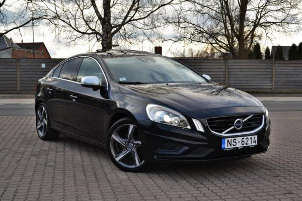 Melns Volvo S60 2011 Rīga, ar dzinēja tilpumu 1.60 L un nobraukumu 234 tūkst. km par 7350 €, foto 1 vietnē AUTOMOTO.COM.LV