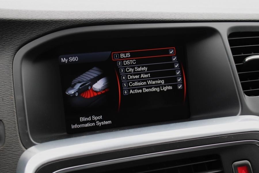 Melns Volvo S60 2011 Rīga, ar dzinēja tilpumu 1.60 L un nobraukumu 234 tūkst. km par 7350 €, foto 15 vietnē AUTOMOTO.COM.LV