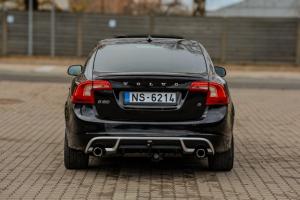 Melns Volvo S60 2011 Rīga, ar dzinēja tilpumu 1.60 L un nobraukumu 234 tūkst. km par 7350 €, foto 18 vietnē AUTOMOTO.COM.LV