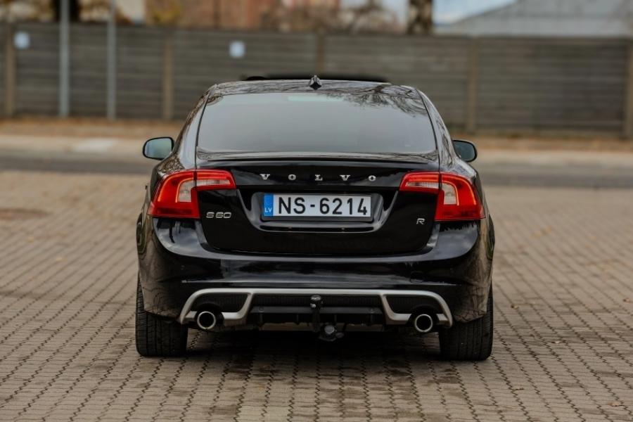 Melns Volvo S60 2011 Rīga, ar dzinēja tilpumu 1.60 L un nobraukumu 234 tūkst. km par 7350 €, foto 18 vietnē AUTOMOTO.COM.LV