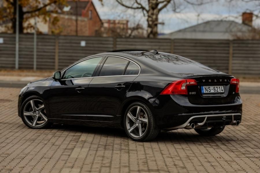 Melns Volvo S60 2011 Rīga, ar dzinēja tilpumu 1.60 L un nobraukumu 234 tūkst. km par 7350 €, foto 22 vietnē AUTOMOTO.COM.LV