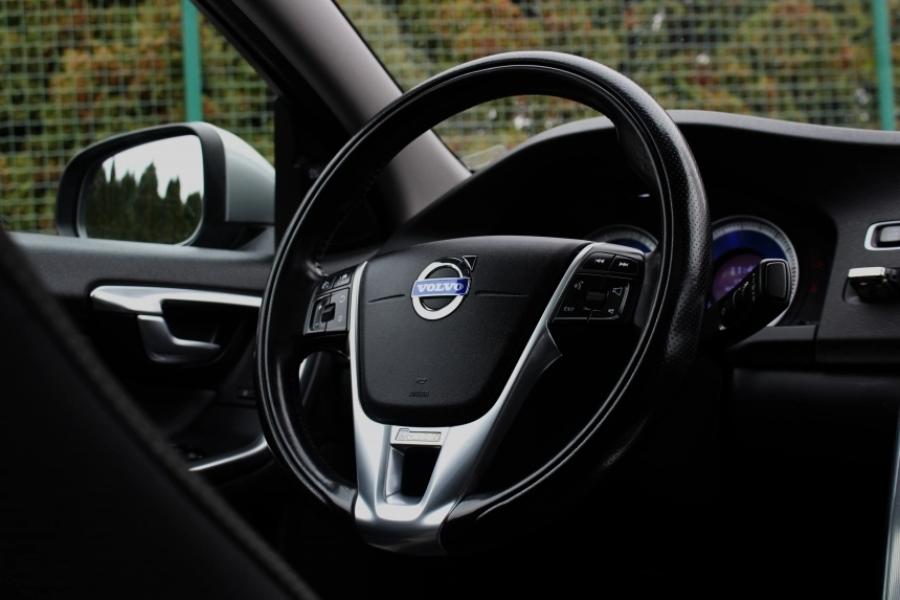 Melns Volvo S60 2011 Rīga, ar dzinēja tilpumu 1.60 L un nobraukumu 234 tūkst. km par 7350 €, foto 30 vietnē AUTOMOTO.COM.LV