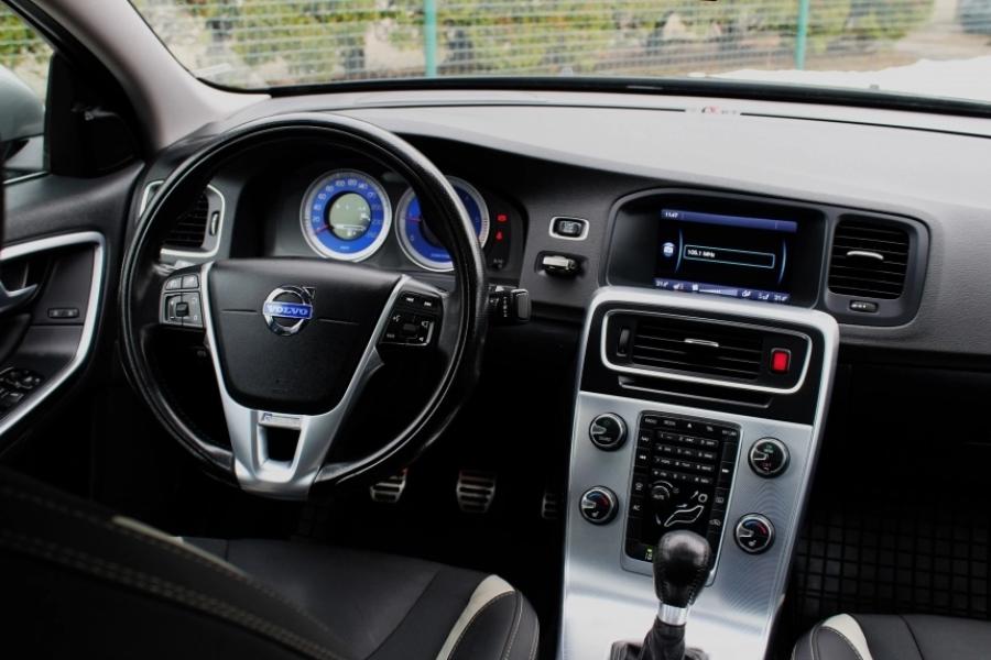 Melns Volvo S60 2011 Rīga, ar dzinēja tilpumu 1.60 L un nobraukumu 234 tūkst. km par 7350 €, foto 35 vietnē AUTOMOTO.COM.LV