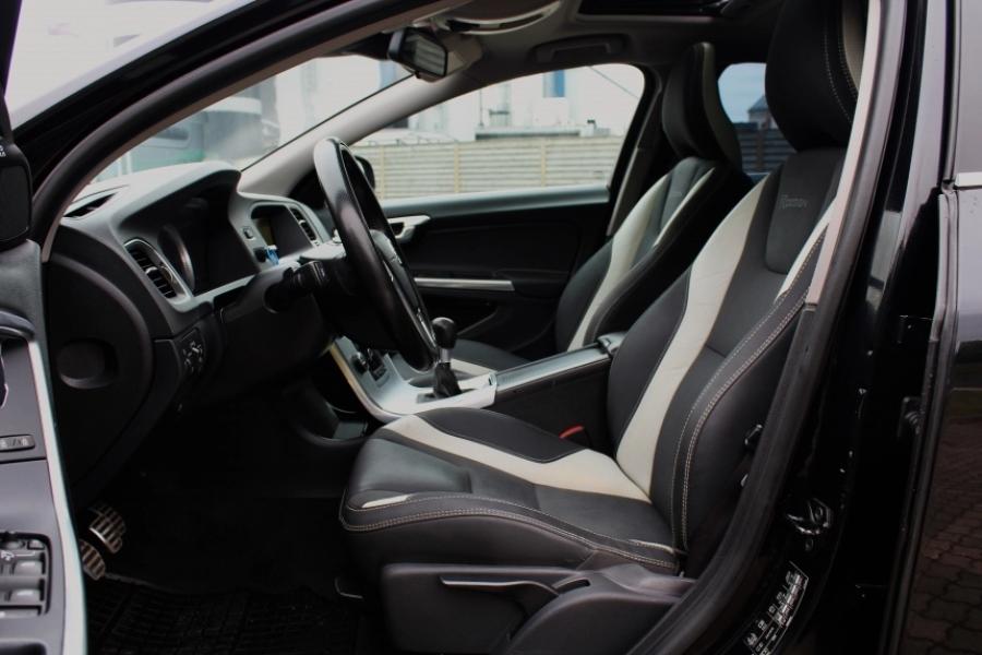 Melns Volvo S60 2011 Rīga, ar dzinēja tilpumu 1.60 L un nobraukumu 234 tūkst. km par 7350 €, foto 40 vietnē AUTOMOTO.COM.LV