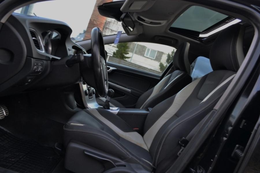 Melns Volvo S60 2011 Rīga, ar dzinēja tilpumu 1.60 L un nobraukumu 234 tūkst. km par 7350 €, foto 42 vietnē AUTOMOTO.COM.LV