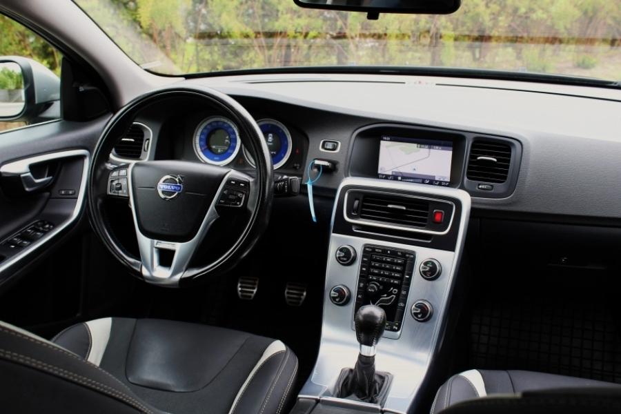 Melns Volvo S60 2011 Rīga, ar dzinēja tilpumu 1.60 L un nobraukumu 234 tūkst. km par 7350 €, foto 45 vietnē AUTOMOTO.COM.LV