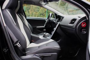 Melns Volvo S60 2011 Rīga, ar dzinēja tilpumu 1.60 L un nobraukumu 234 tūkst. km par 7350 €, foto 46 vietnē AUTOMOTO.COM.LV