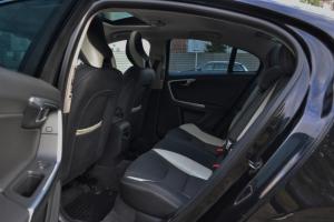 Melns Volvo S60 2011 Rīga, ar dzinēja tilpumu 1.60 L un nobraukumu 234 tūkst. km par 7350 €, foto 49 vietnē AUTOMOTO.COM.LV