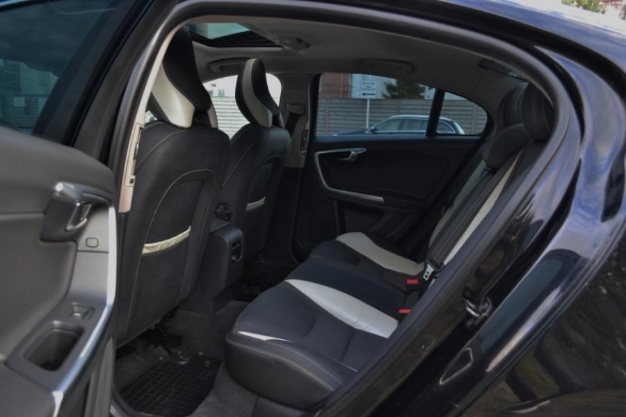 Melns Volvo S60 2011 Rīga, ar dzinēja tilpumu 1.60 L un nobraukumu 234 tūkst. km par 7350 €, foto 49 vietnē AUTOMOTO.COM.LV