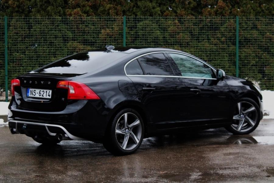 Melns Volvo S60 2011 Rīga, ar dzinēja tilpumu 1.60 L un nobraukumu 234 tūkst. km par 7350 €, foto 50 vietnē AUTOMOTO.COM.LV