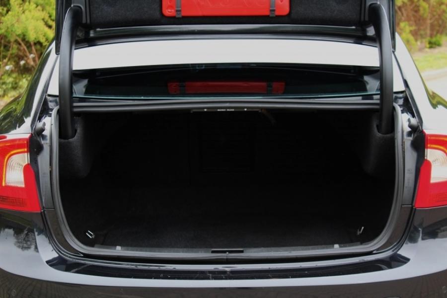 Melns Volvo S60 2011 Rīga, ar dzinēja tilpumu 1.60 L un nobraukumu 234 tūkst. km par 7350 €, foto 62 vietnē AUTOMOTO.COM.LV