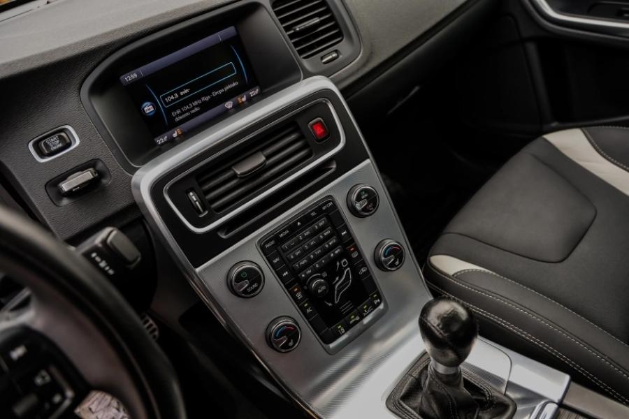 Melns Volvo S60 2011 Rīga, ar dzinēja tilpumu 1.60 L un nobraukumu 234 tūkst. km par 7350 €, foto 85 vietnē AUTOMOTO.COM.LV