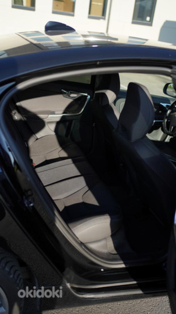 Black Volvo S60 2011 in Tallinn, with an engine capacity of 2.40 L and mileage of 193 thousand km for 9200 €, photo 5 on AUTOMOTO.COM.LV