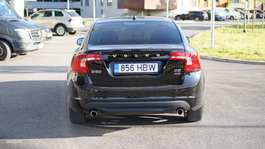 Black Volvo S60 2011 in Tallinn, with an engine capacity of 2.40 L and mileage of 193 thousand km for 9200 €, photo 9 on AUTOMOTO.COM.LV