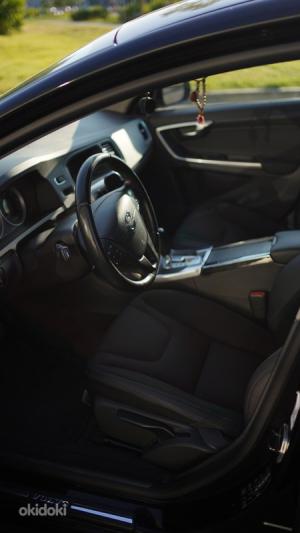 Black Volvo S60 2011 in Tallinn, with an engine capacity of 2.40 L and mileage of 193 thousand km for 9200 €, photo 13 on AUTOMOTO.COM.LV