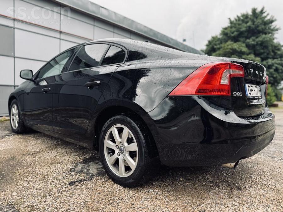 Melns Volvo S60 2011 Rīga, ar dzinēja tilpumu 2.00 L un nobraukumu 315 tūkst. km par 4600 €, foto 4 vietnē AUTOMOTO.COM.LV