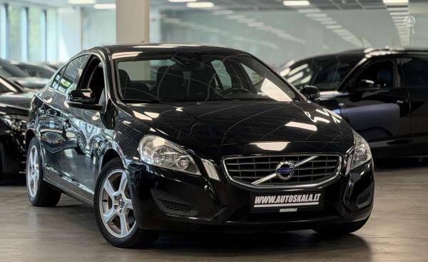 Black Volvo S60 2011 in Klaipeda, with an engine capacity of 1.98 L and mileage of 345 thousand km for 5950 €, photo 1 on AUTOMOTO.COM.LV