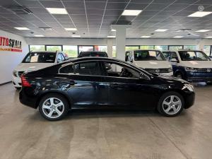 Black Volvo S60 2011 in Klaipeda, with an engine capacity of 1.98 L and mileage of 345 thousand km for 5950 €, photo 4 on AUTOMOTO.COM.LV