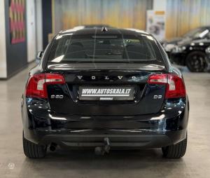 Black Volvo S60 2011 in Klaipeda, with an engine capacity of 1.98 L and mileage of 345 thousand km for 5950 €, photo 9 on AUTOMOTO.COM.LV