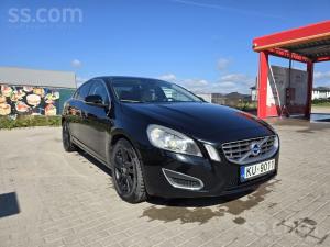 Melns Volvo S60 2011 Rīga, ar dzinēja tilpumu 2.00 L un nobraukumu 198 tūkst. km par 5800 €, foto 3 vietnē AUTOMOTO.COM.LV