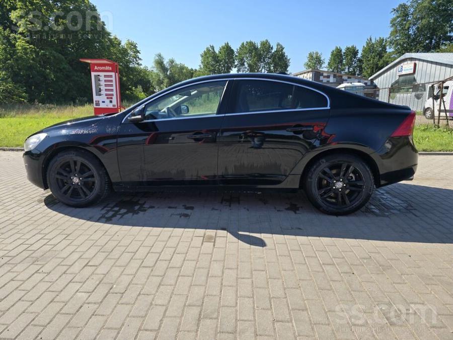 Melns Volvo S60 2011 Rīga, ar dzinēja tilpumu 2.00 L un nobraukumu 198 tūkst. km par 5800 €, foto 8 vietnē AUTOMOTO.COM.LV