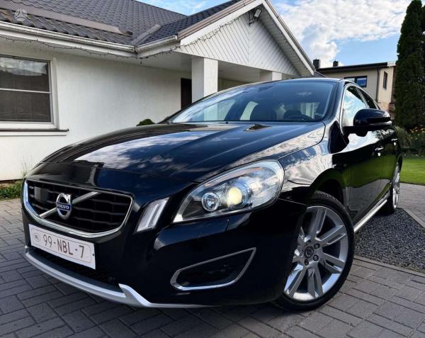 Melns Volvo S60 2011 Kauņa, ar dzinēja tilpumu 2.40 L un nobraukumu 289 tūkst. km par 6950 €, foto 3 vietnē AUTOMOTO.COM.LV