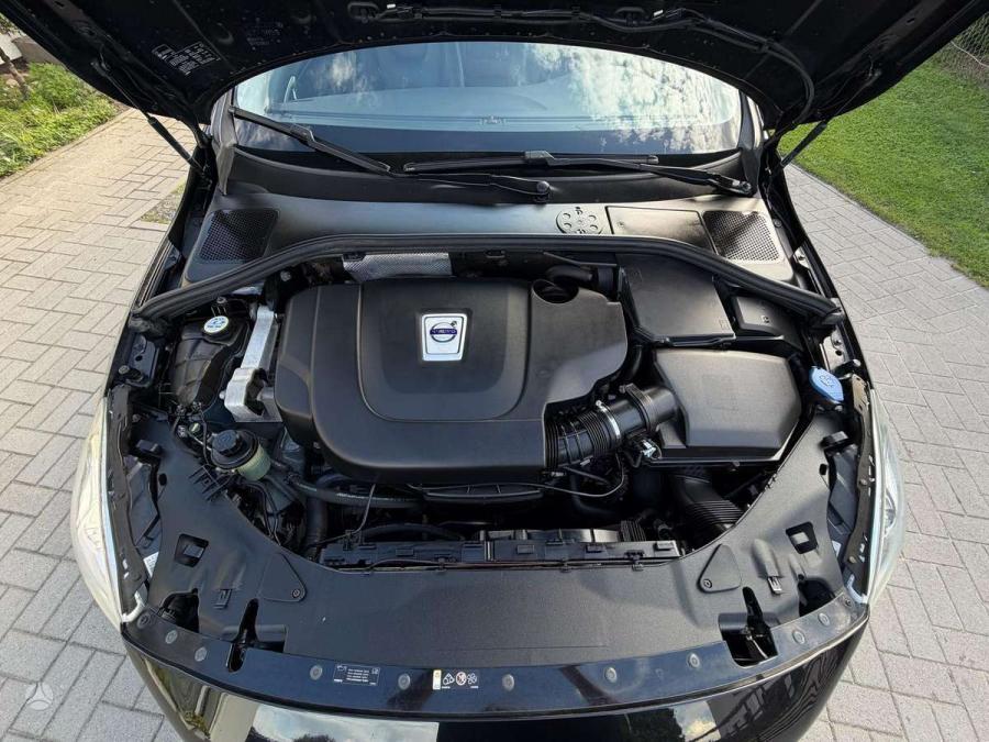 Black Volvo S60 2011 in Kaunas, with an engine capacity of 2.40 L and mileage of 289 thousand km for 6950 €, photo 9 on AUTOMOTO.COM.LV