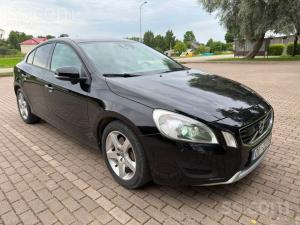 Melns Volvo S60 2011 Tukums, ar dzinēja tilpumu 2.40 L un nobraukumu 301 tūkst. km par 6200 €, foto  vietnē AUTOMOTO.COM.LV