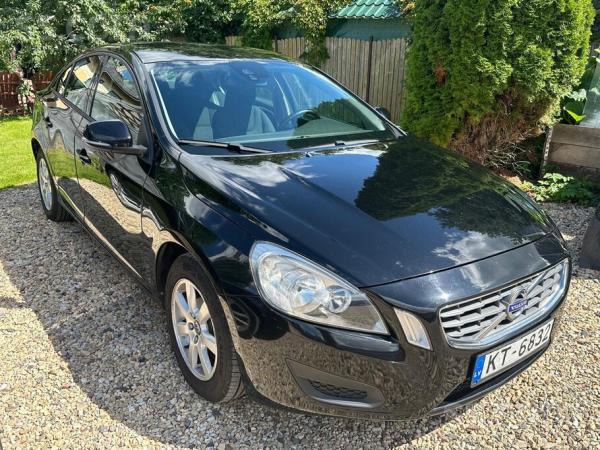 Melns Volvo S60 2011 Cēsis, ar dzinēja tilpumu 2.00 L un nobraukumu 345 tūkst. km par 4900 €, foto 1 vietnē AUTOMOTO.COM.LV