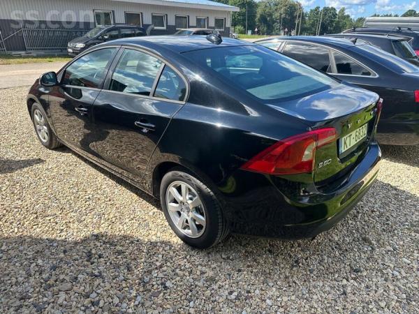Melns Volvo S60 2011 Cēsis, ar dzinēja tilpumu 2.00 L un nobraukumu 345 tūkst. km par 4900 €, foto 3 vietnē AUTOMOTO.COM.LV