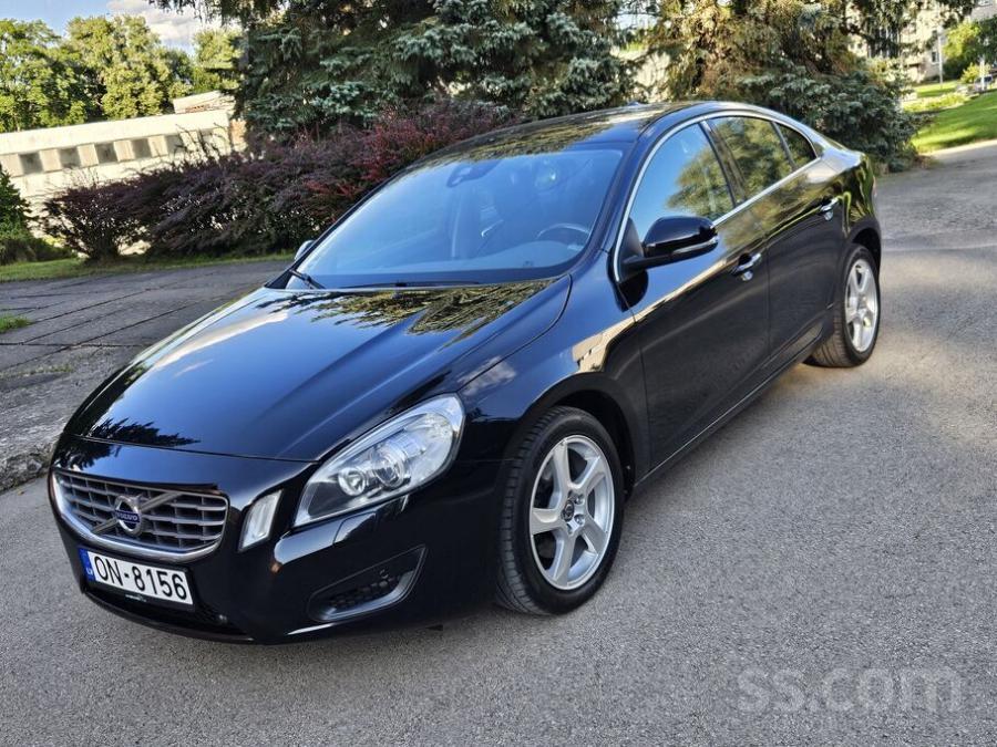 Black Volvo S60 2011 in Jekabpils, with an engine capacity of 2.00 L and mileage of 264 thousand km for 6490 €, photo 1 on AUTOMOTO.COM.LV
