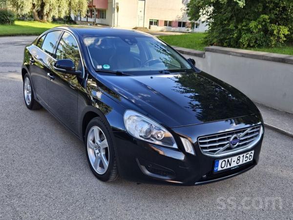 Melns Volvo S60 2011 Jēkabpils, ar dzinēja tilpumu 2.00 L un nobraukumu 264 tūkst. km par 6490 €, foto 4 vietnē AUTOMOTO.COM.LV
