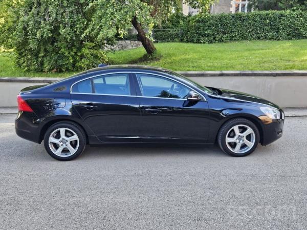 Melns Volvo S60 2011 Jēkabpils, ar dzinēja tilpumu 2.00 L un nobraukumu 264 tūkst. km par 6490 €, foto 5 vietnē AUTOMOTO.COM.LV