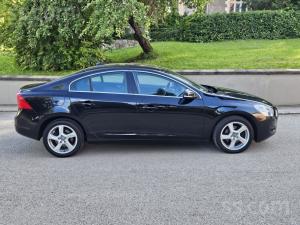 Black Volvo S60 2011 in Jekabpils, with an engine capacity of 2.00 L and mileage of 264 thousand km for 6490 €, photo 6 on AUTOMOTO.COM.LV