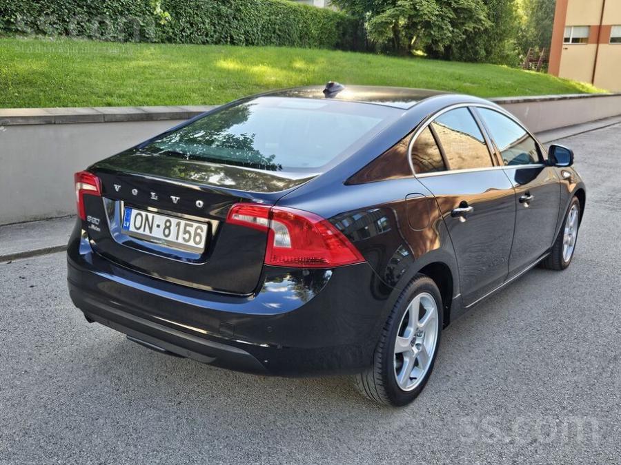 Black Volvo S60 2011 in Jekabpils, with an engine capacity of 2.00 L and mileage of 264 thousand km for 6490 €, photo 8 on AUTOMOTO.COM.LV