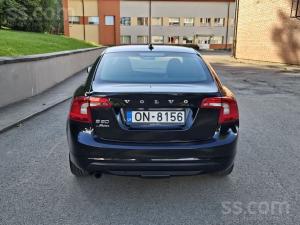 Black Volvo S60 2011 in Jekabpils, with an engine capacity of 2.00 L and mileage of 264 thousand km for 6490 €, photo 9 on AUTOMOTO.COM.LV