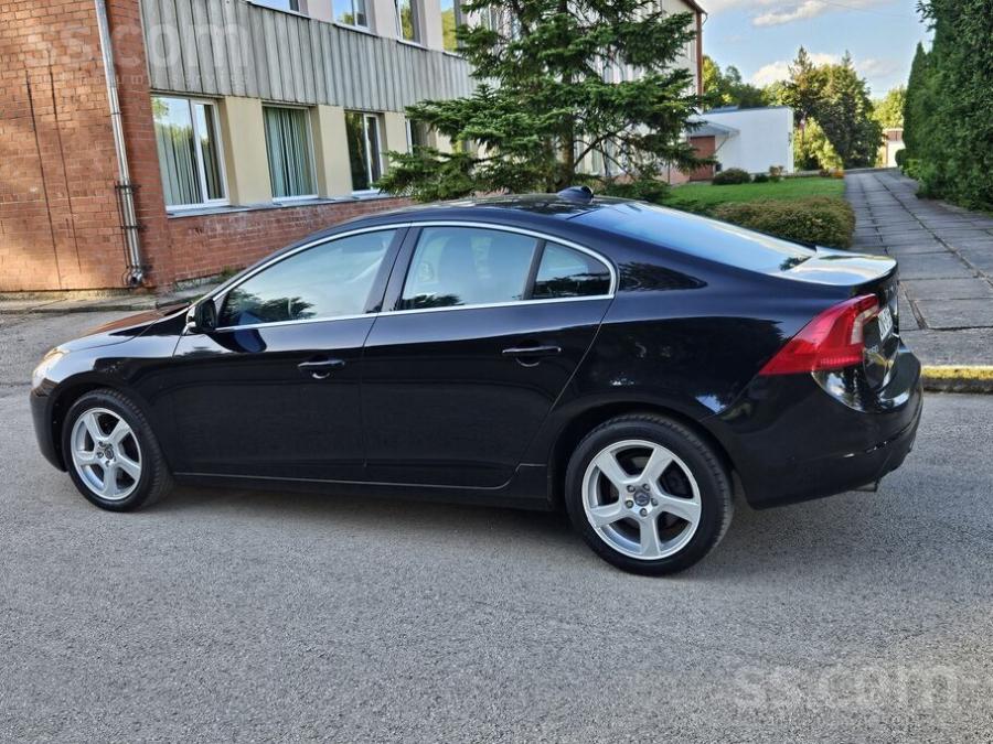 Black Volvo S60 2011 in Jekabpils, with an engine capacity of 2.00 L and mileage of 264 thousand km for 6490 €, photo 11 on AUTOMOTO.COM.LV