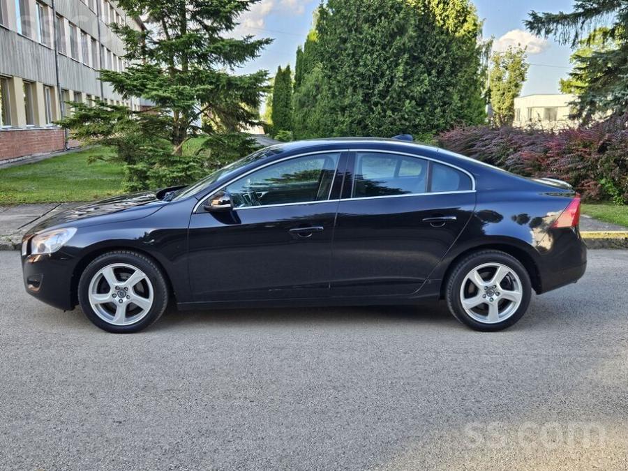 Black Volvo S60 2011 in Jekabpils, with an engine capacity of 2.00 L and mileage of 264 thousand km for 6490 €, photo 12 on AUTOMOTO.COM.LV