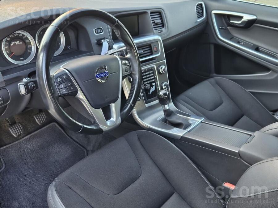 Black Volvo S60 2011 in Jekabpils, with an engine capacity of 2.00 L and mileage of 264 thousand km for 6490 €, photo 14 on AUTOMOTO.COM.LV